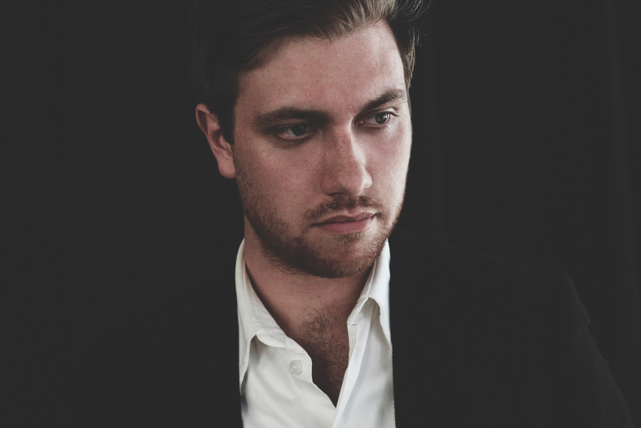 MAGNET Exclusive: Premiere Of Bobby Long's "Serpentine" - Magnet Magazine