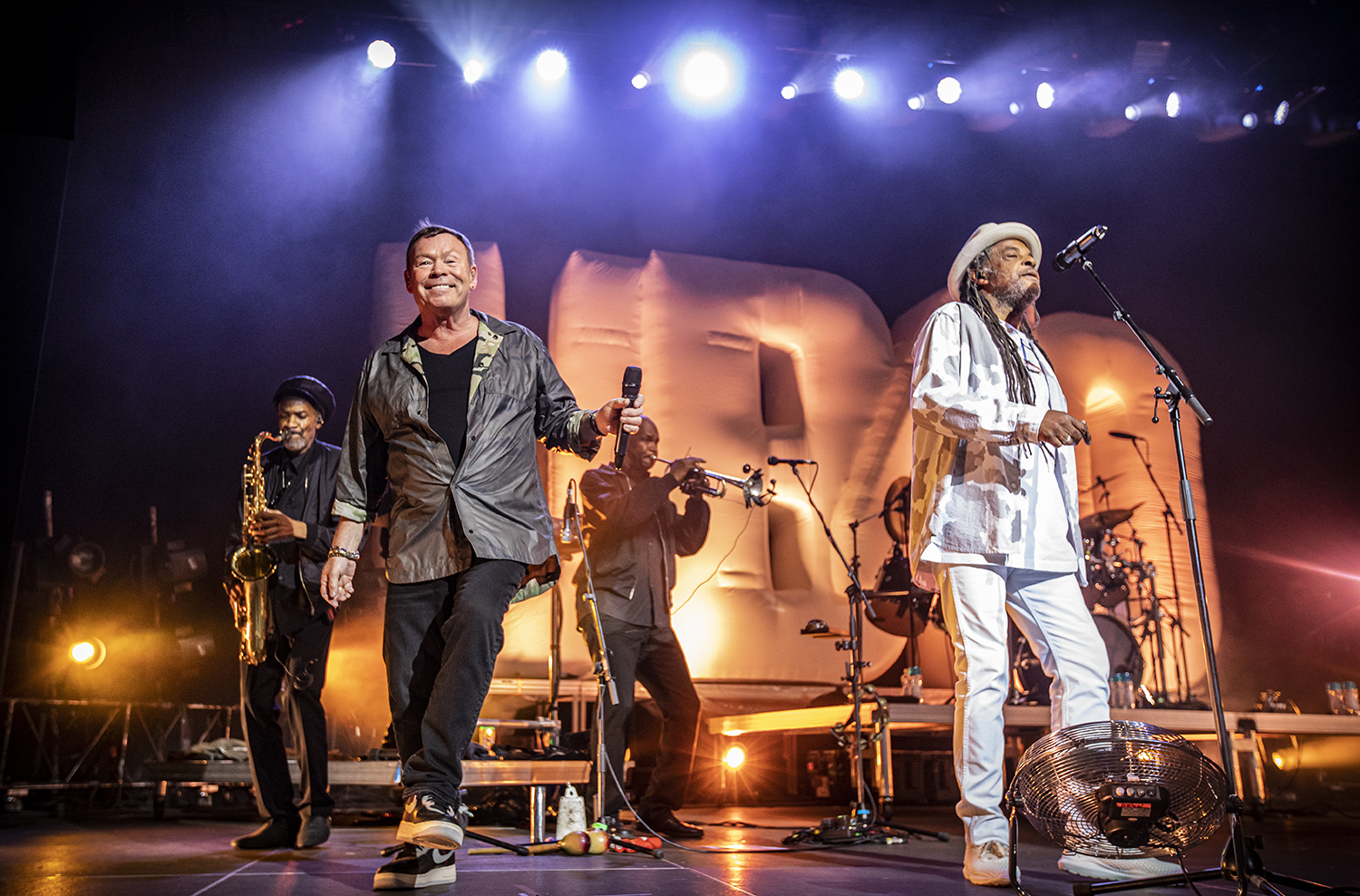 UB40 Featuring Ali Campbell And Astro And Shaggy Play Coney Island ...