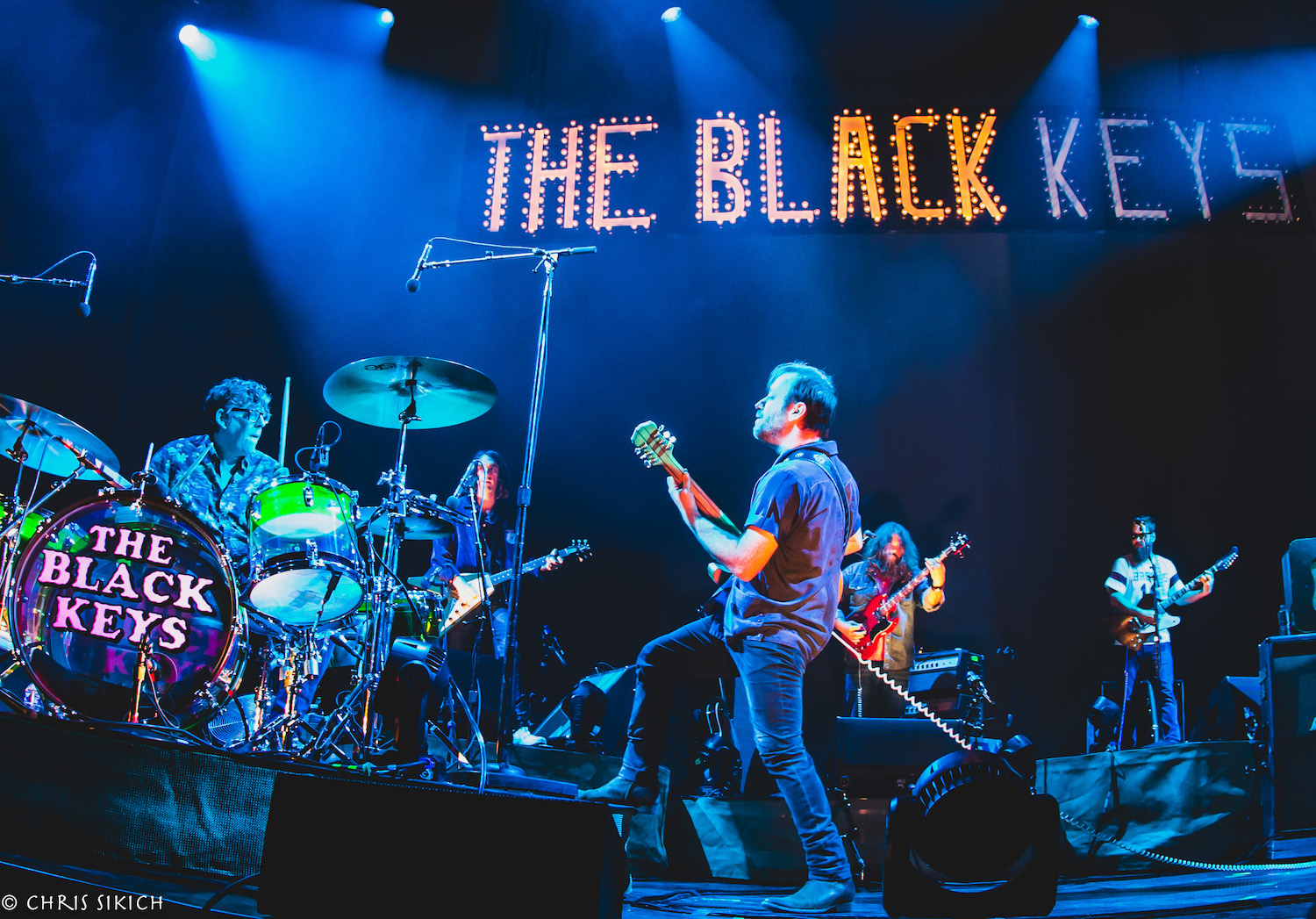 Black (Keys) Friday, Part 1 (Philadelphia) - Magnet Magazine