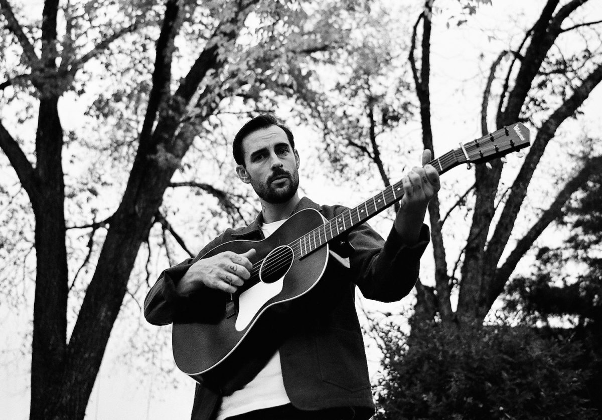 A Conversation With Robert Ellis - Magnet Magazine